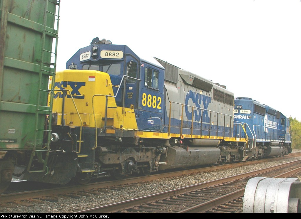 CSX 8882